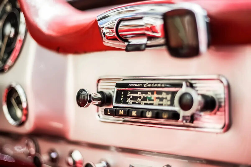 The first car radio: the story of William Lear and Elmer Wavering ...